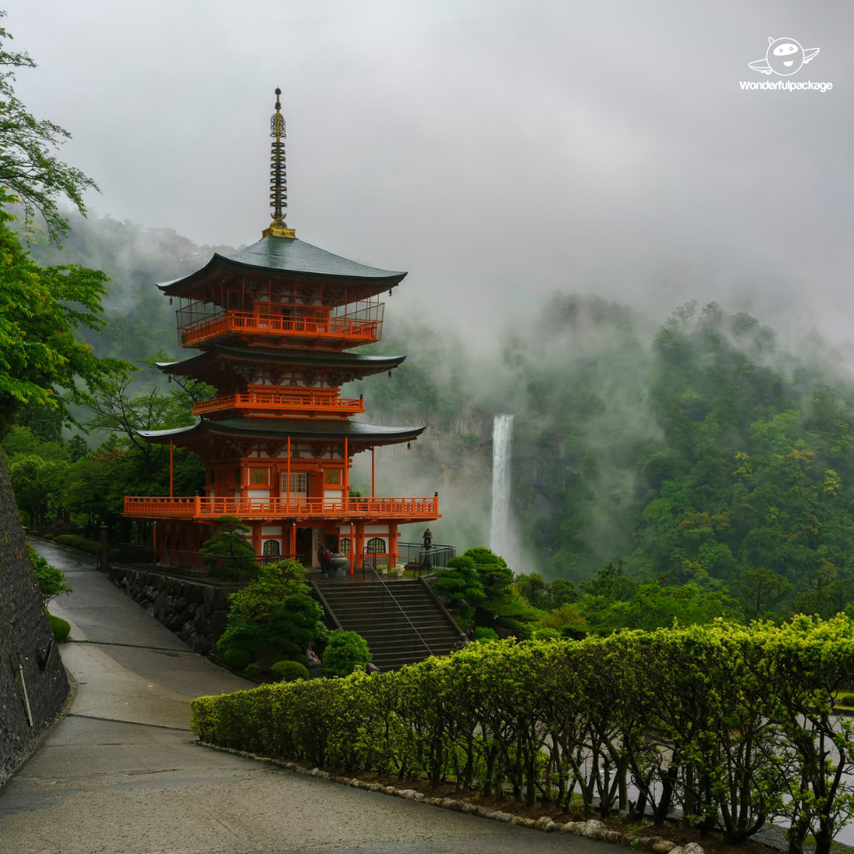 น้ำตกศักดิ์สิทธิ์ของญี่ปุ่น น้ำตกนาชิ (Nachi Fall)