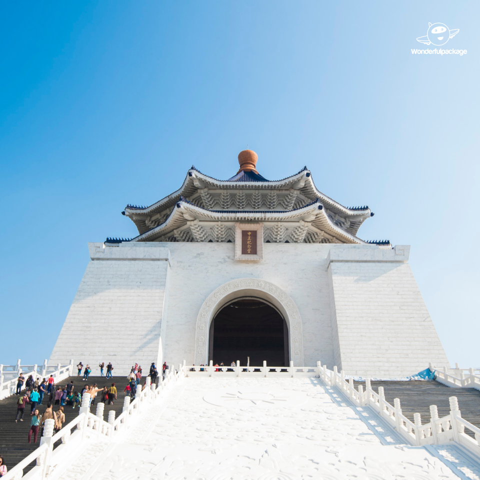 อนุสรณ์สถานเจียงไคเชก ที่เที่ยวสำคัญของไต้หวัน